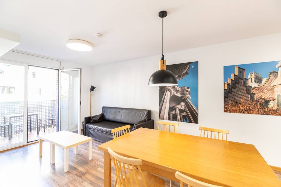 90 M² Apartment ∙ 3 Bedrooms ∙ 6 Guests - Barcelona