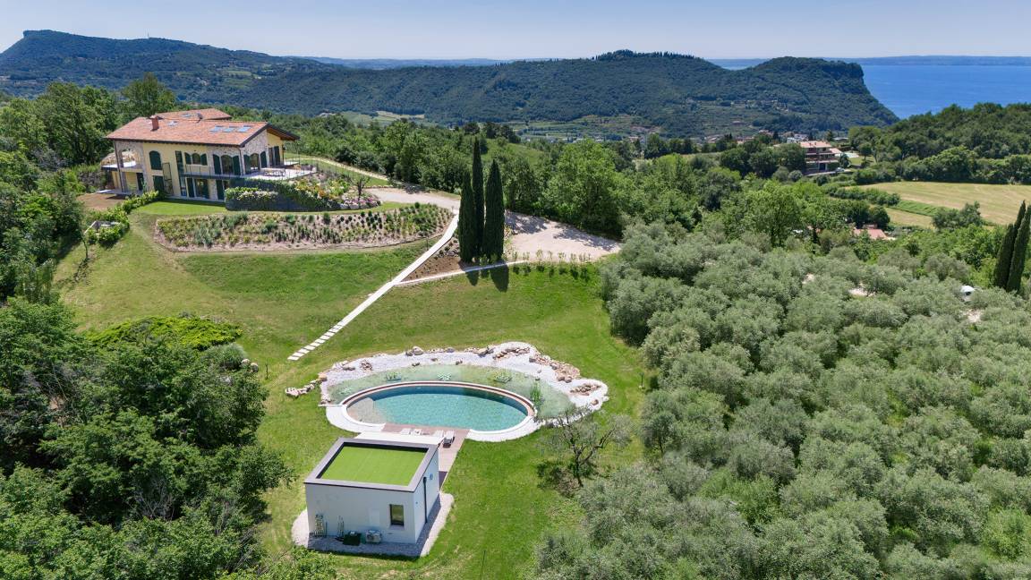 300 M² Villa ∙ 5 Habitaciones ∙ 10 Huéspedes - Garda
