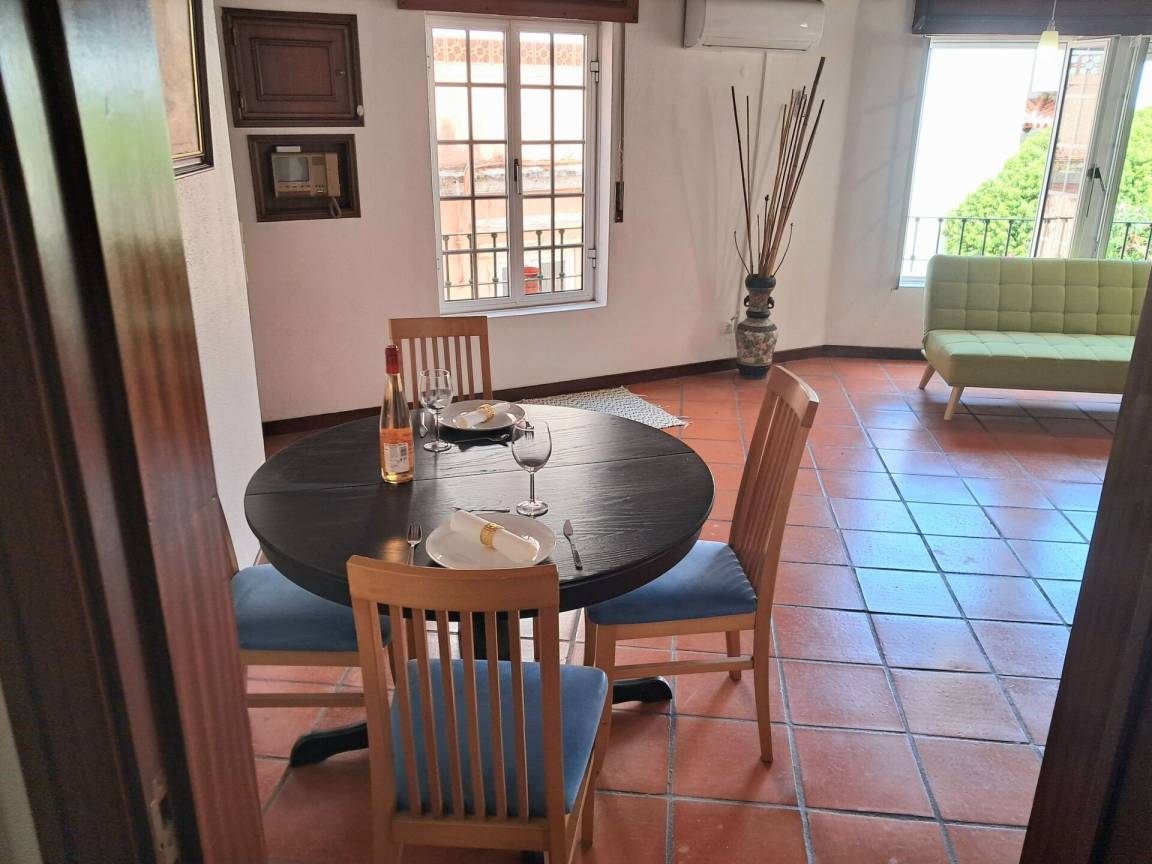 69 M² Apartament ∙ 1 Sypialnia ∙ 3 Gości - Estoril