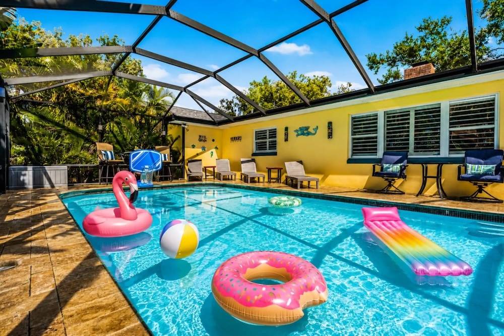 House ∙ 4 Bedrooms ∙ 14 Guests - Indian Rocks Beach, FL