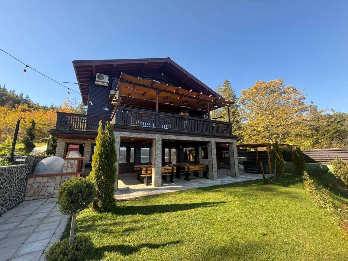300 M² House ∙ 4 Bedrooms ∙ 11 Guests - Bulgaria