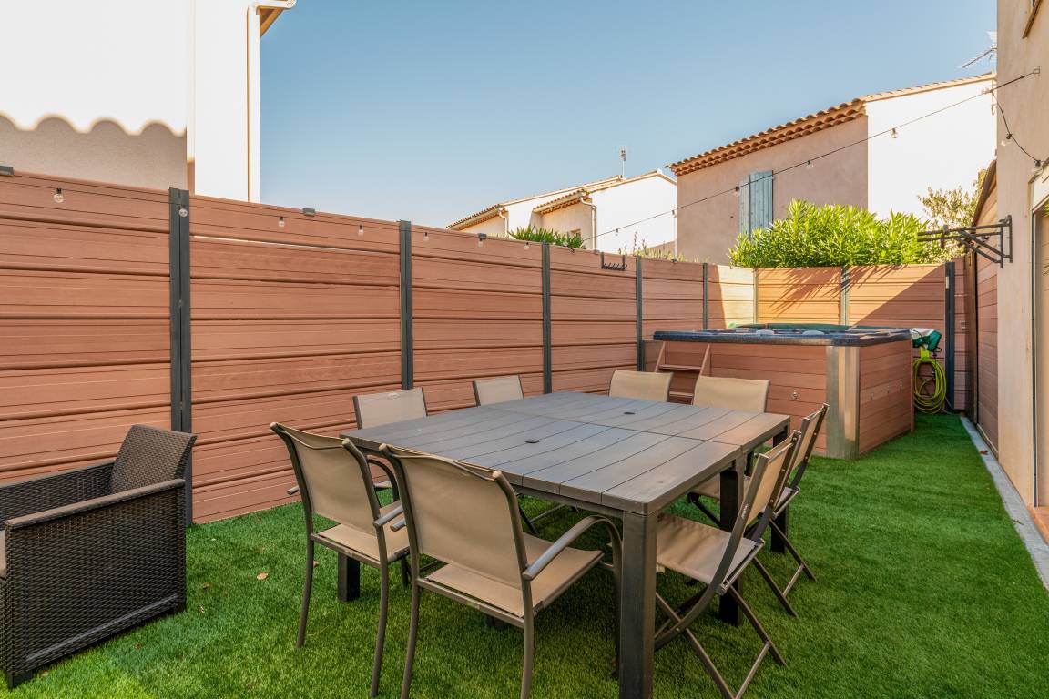 99 M² Villa ∙ 3 Chambres ∙ 6 Personnes - Mouriès