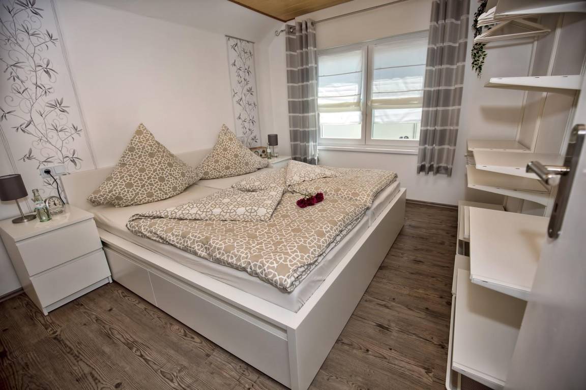 60 M² Ferienhaus ∙ 1 Schlafzimmer ∙ 2 Gäste - Winningen