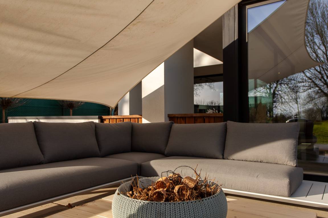 300 M² Villa ∙ 4 Habitaciones ∙ 8 Huéspedes - Maasmechelen