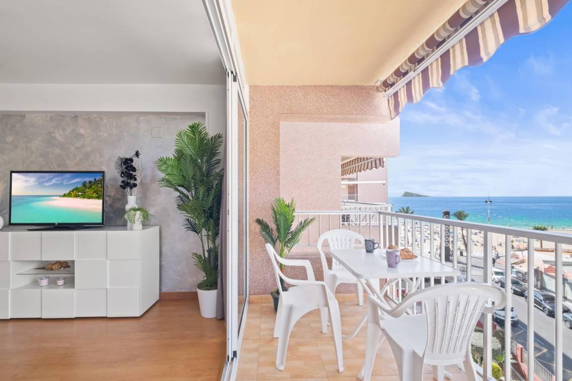 79 M² Apartamento ∙ 2 Habitaciones ∙ 5 Huéspedes - Benidorm