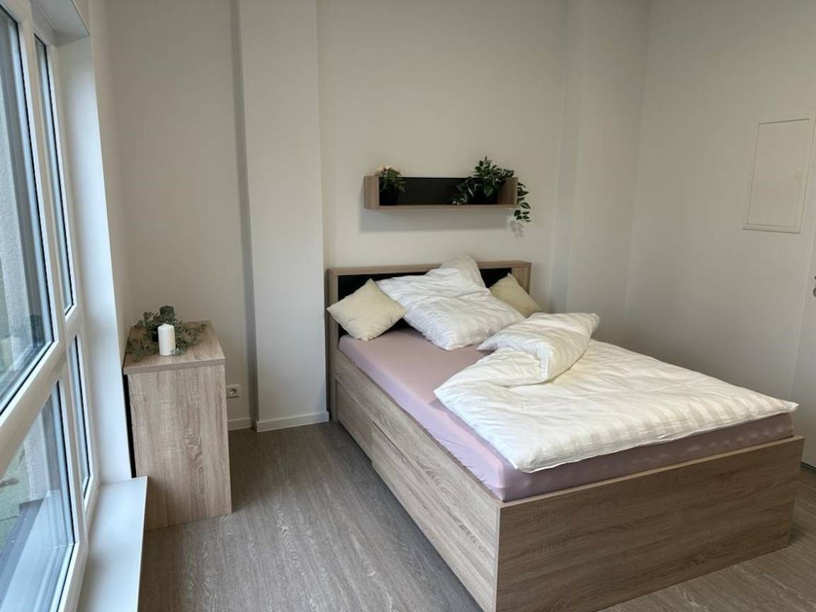 22 M² Apartament ∙ 2 Gości - Neuss