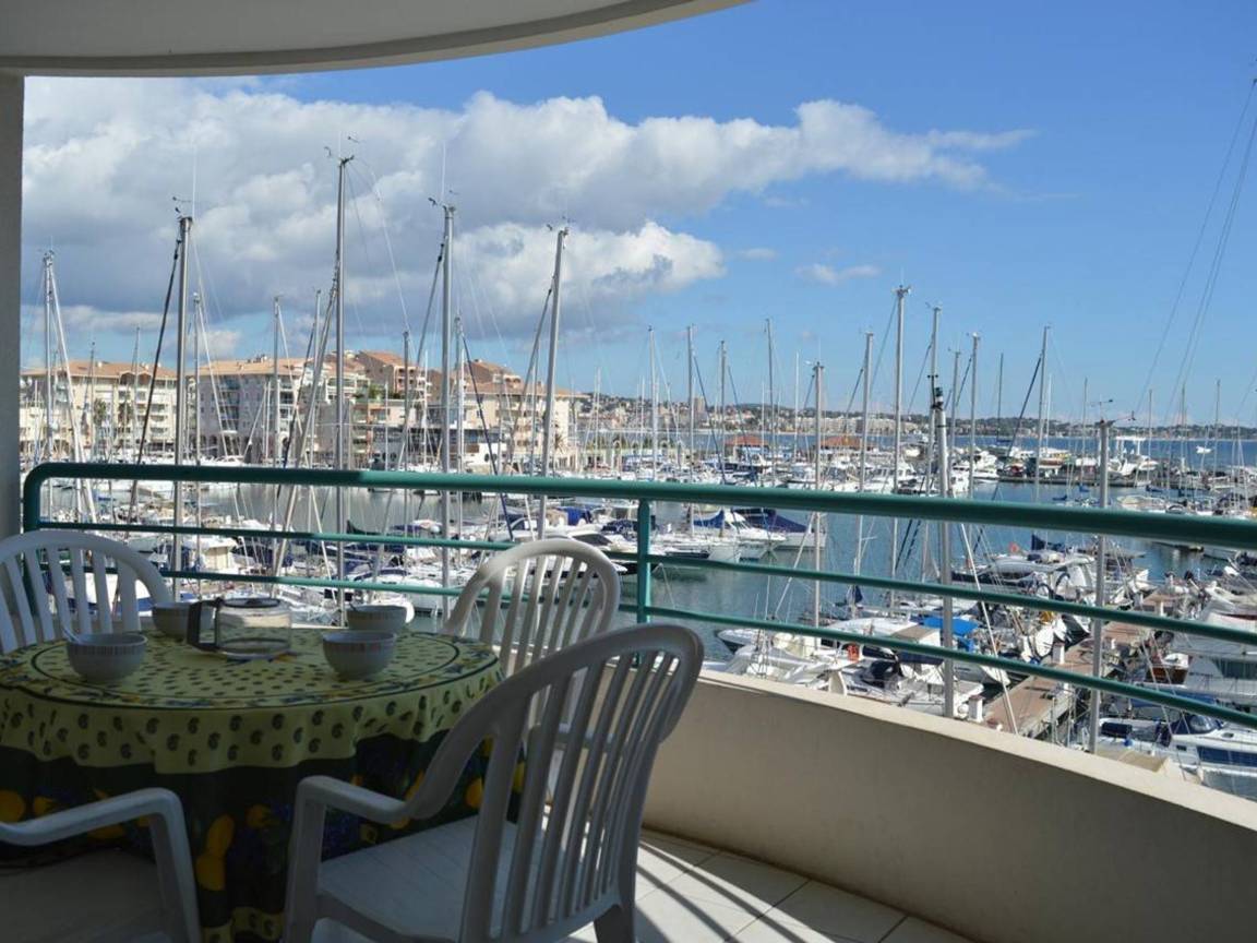 42 M² Appartement ∙ 1 Chambre ∙ 5 Personnes - Fréjus