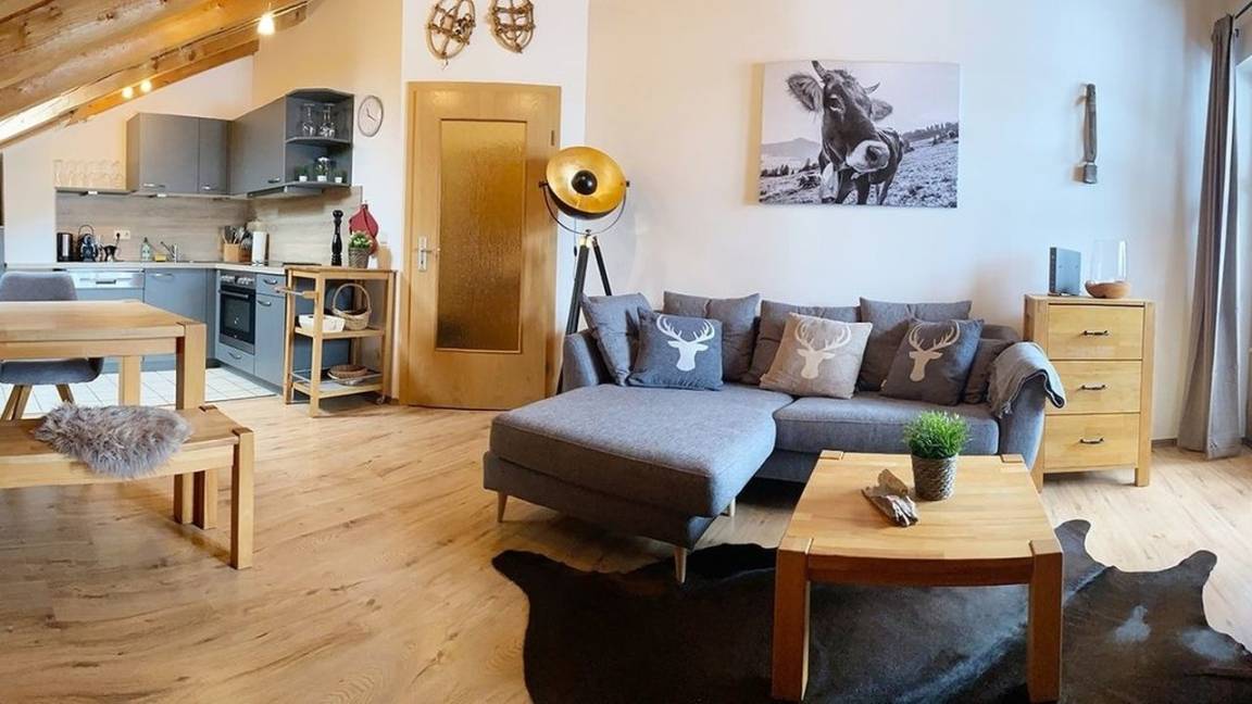 62 M² Ferienwohnung ∙ 1 Schlafzimmer ∙ 4 Gäste - Mittenwald