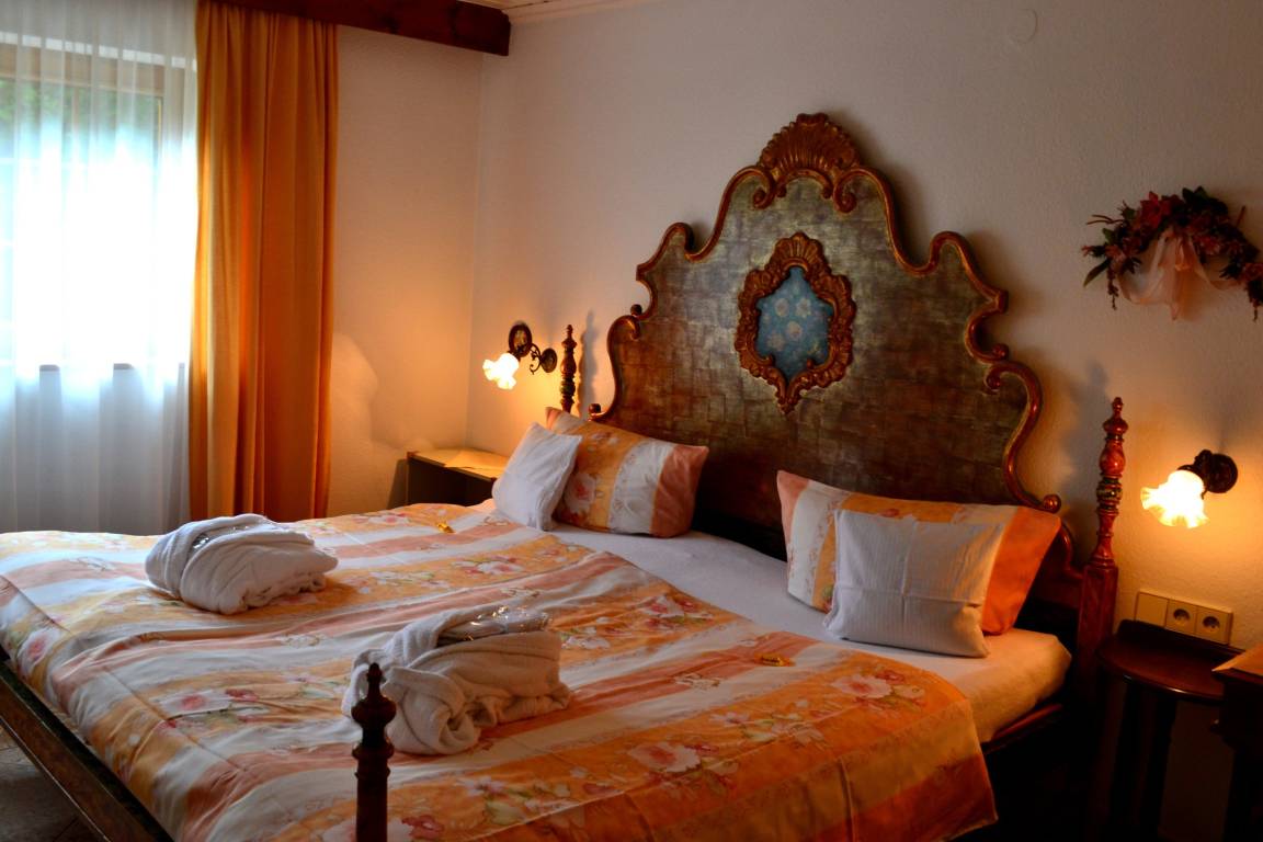 75 M² Ferienwohnung ∙ 2 Schlafzimmer ∙ 5 Gäste - Sasbachwalden