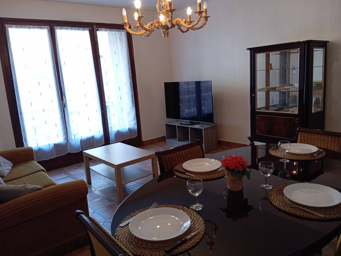 70 M² Appartement ∙ 2 Chambres ∙ 4 Personnes - Espalion