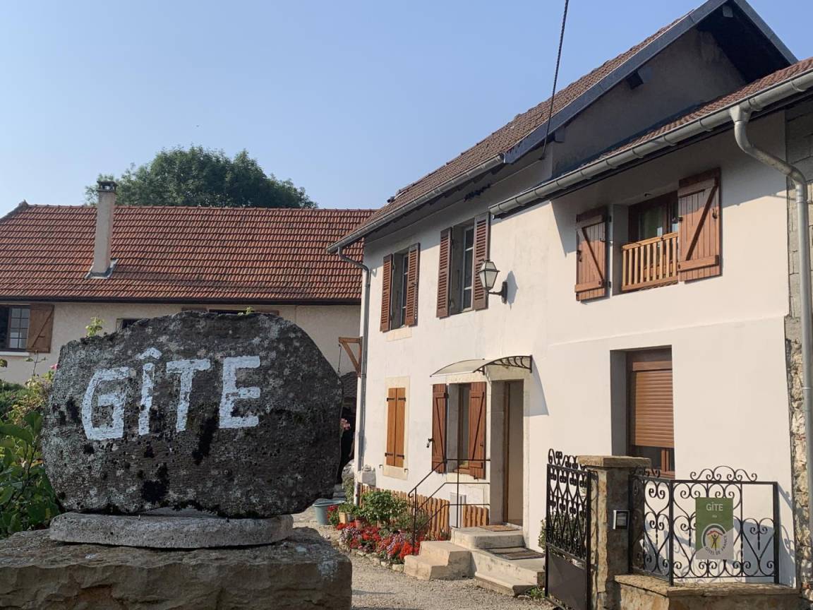 60 M² Gîte ∙ 2 Chambres ∙ 4 Personnes - Belley