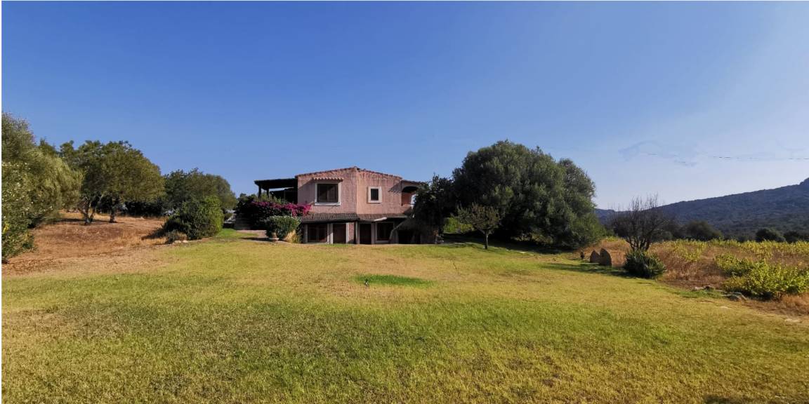 House ∙ 4 Bedrooms ∙ 8 Guests - Olbia