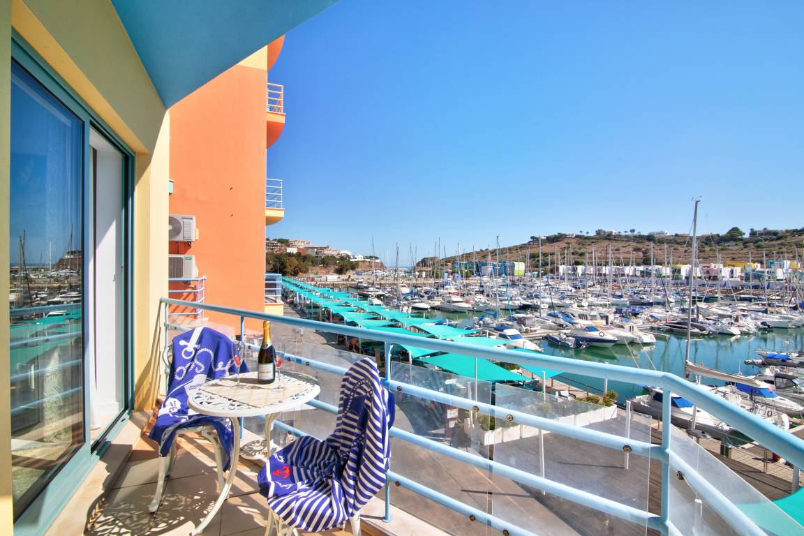 121 M² Apartamento ∙ 3 Habitaciones ∙ 6 Huéspedes - Albufeira