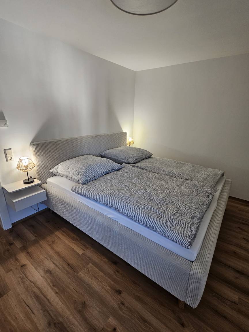 65 M² Ferienhaus ∙ 2 Schlafzimmer ∙ 6 Gäste - Küssaberg