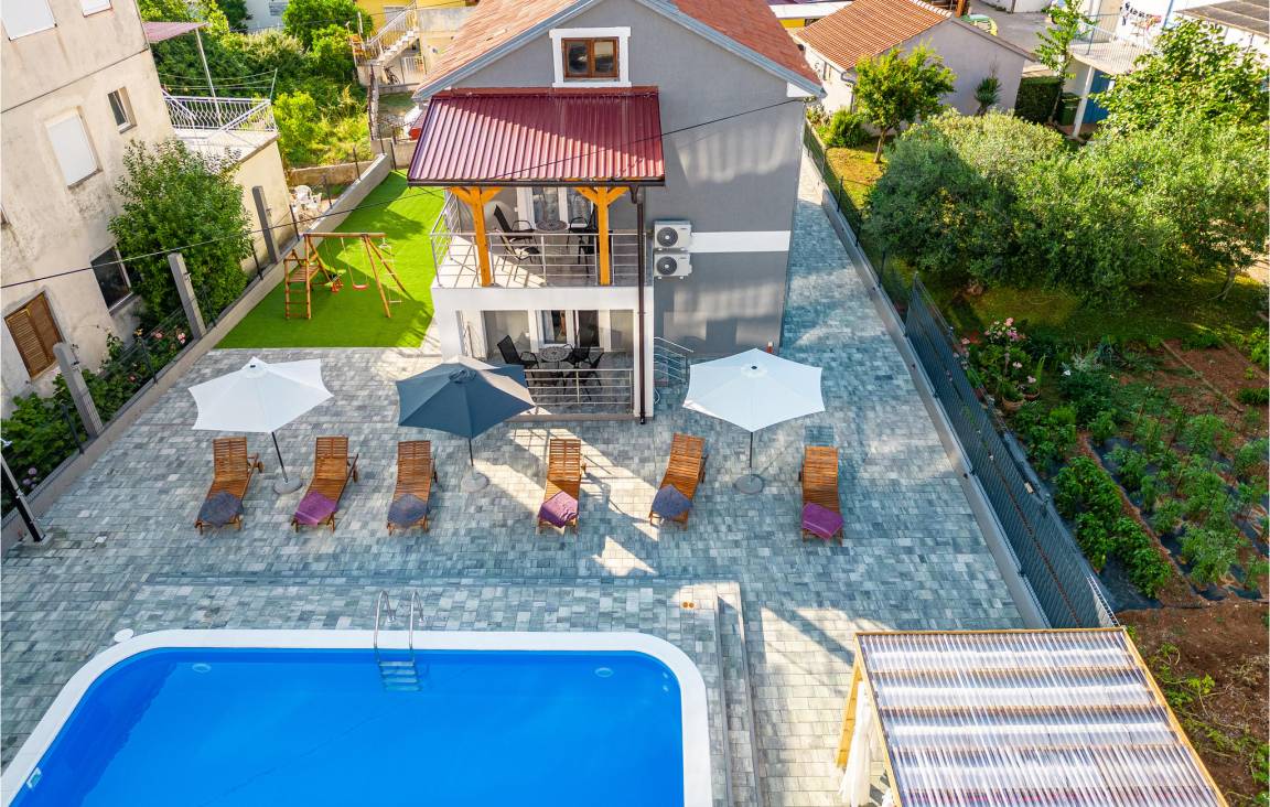 125 M² House ∙ 4 Bedrooms ∙ 12 Guests - Zadar
