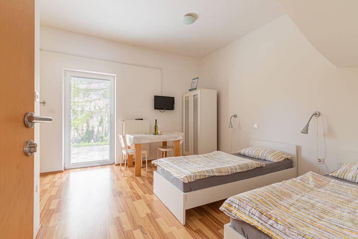 20 M² Studio Flat ∙ 2 Guests - Cerknica