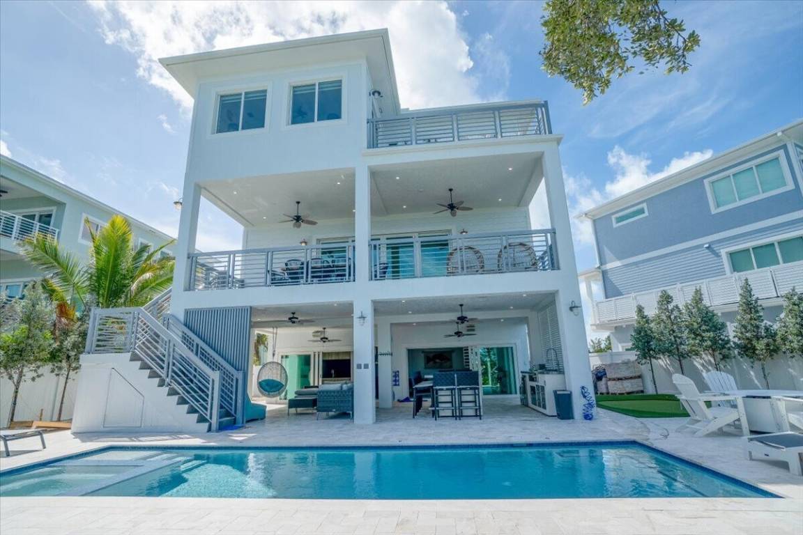 222 M² House ∙ 5 Bedrooms ∙ 12 Guests - Marathon, FL