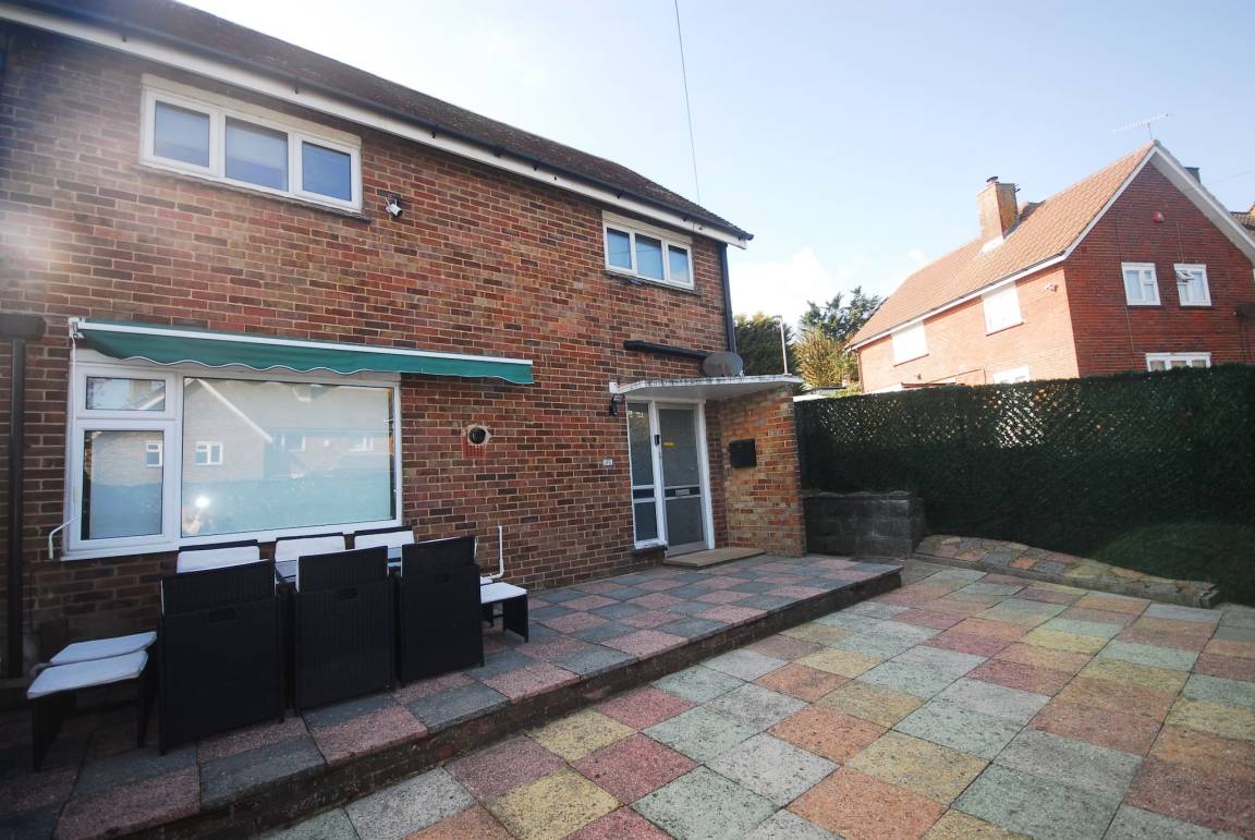 90 M² House ∙ 3 Bedrooms ∙ 6 Guests - Sussex