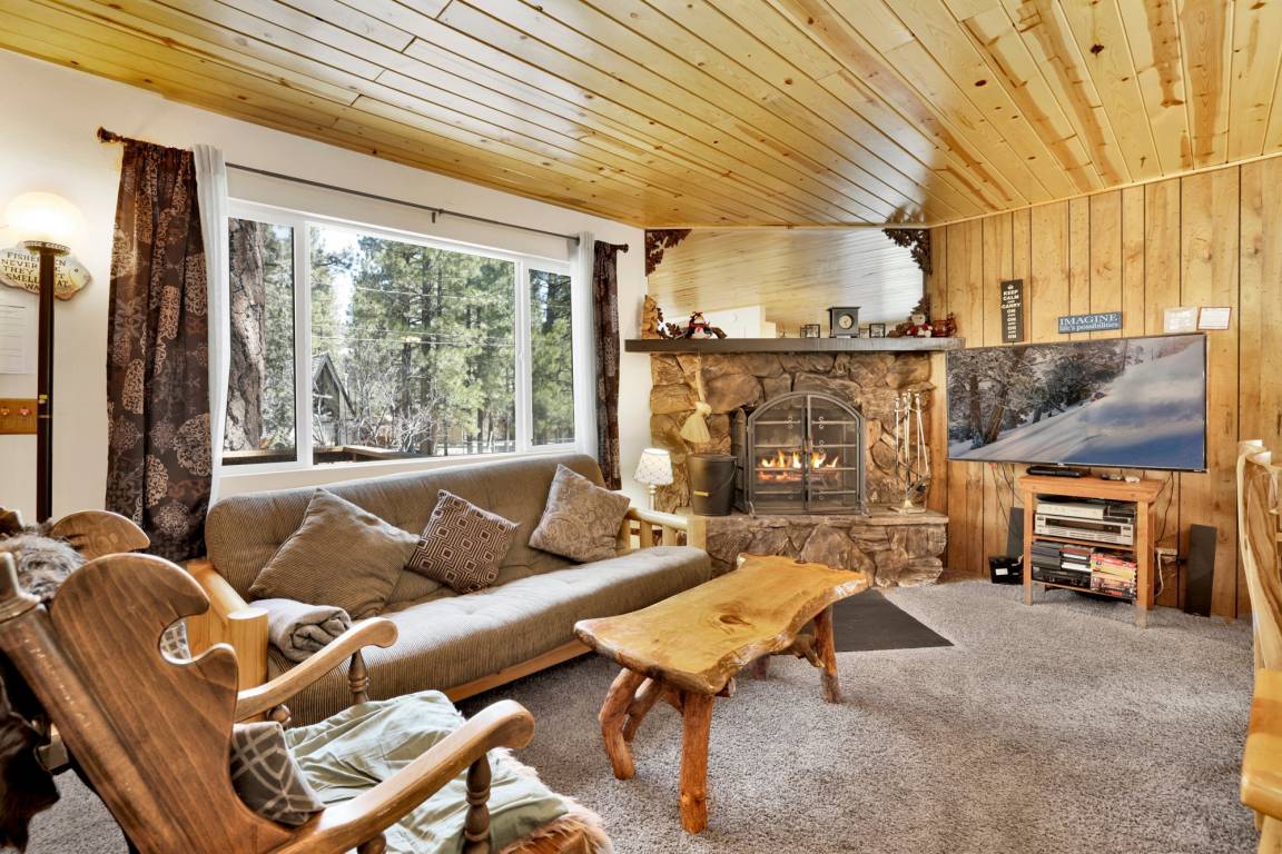 76 M² Cabin ∙ 2 Bedrooms ∙ 6 Guests - Big Bear, CA