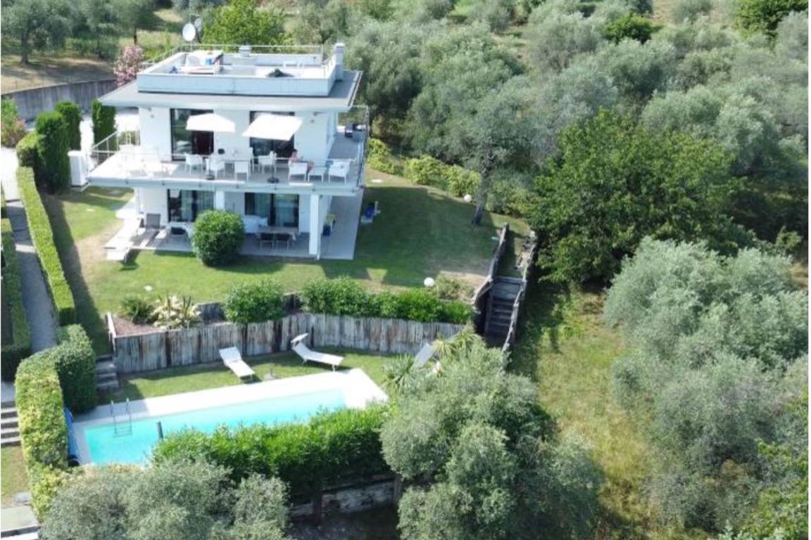 120 M² Apartment ∙ 2 Bedrooms ∙ 4 Guests - Gargnano