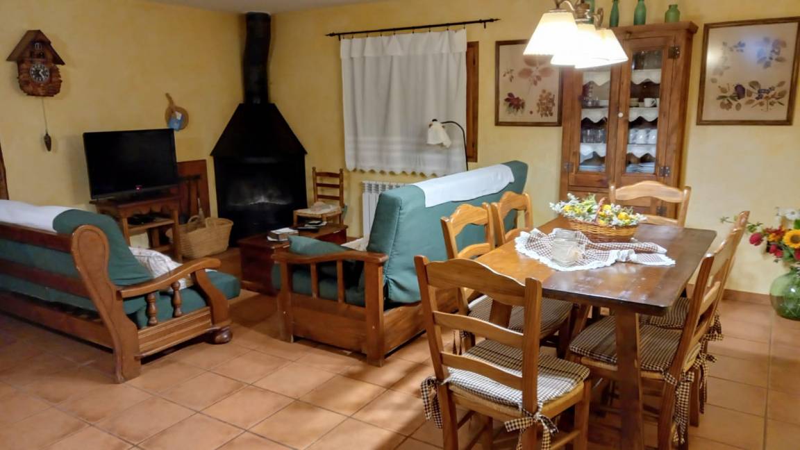 60 M² Aparthotel ∙ 2 Bedrooms ∙ 7 Guests - Catalonia