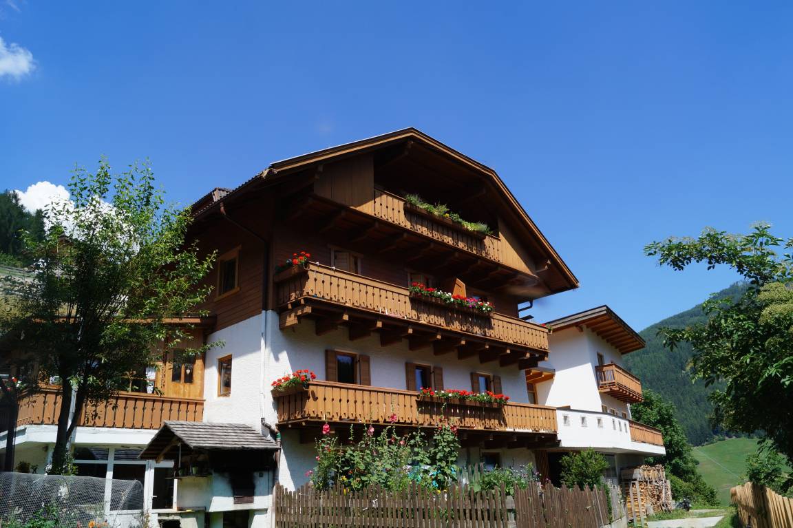 63 M² Apartment ∙ 2 Bedrooms ∙ 5 Guests - Bruneck