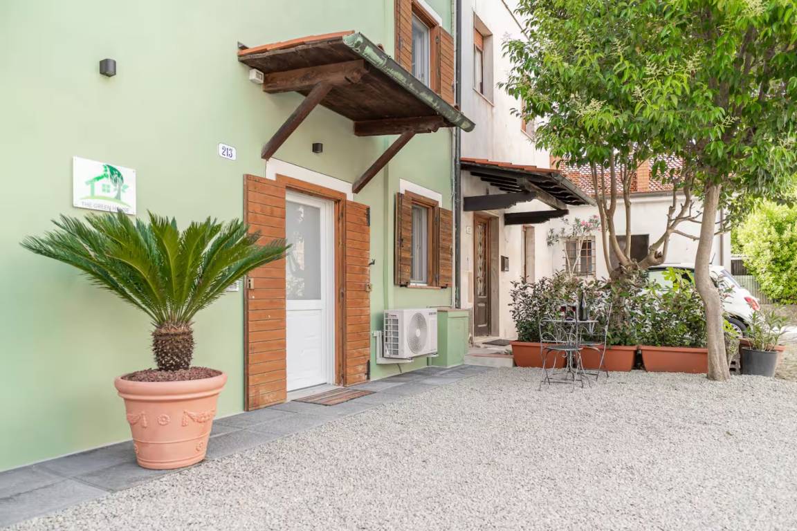 70 M² House ∙ 1 Bedroom ∙ 4 Guests - Lucca