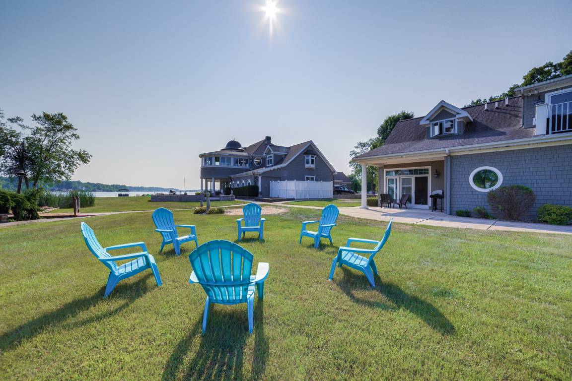 92 M² House ∙ 1 Bedroom ∙ 4 Guests - Jackson, MI