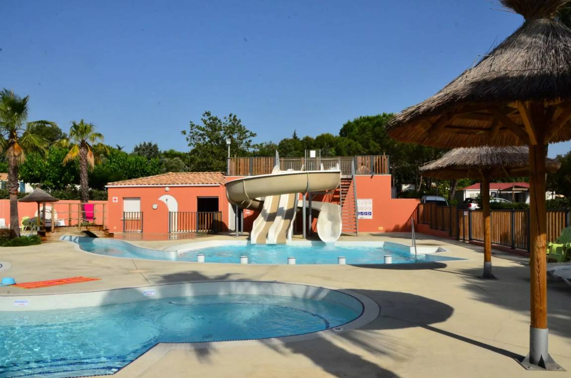 31 M² Mobil-home ∙ 1 Chambre ∙ 6 Personnes - Bessan