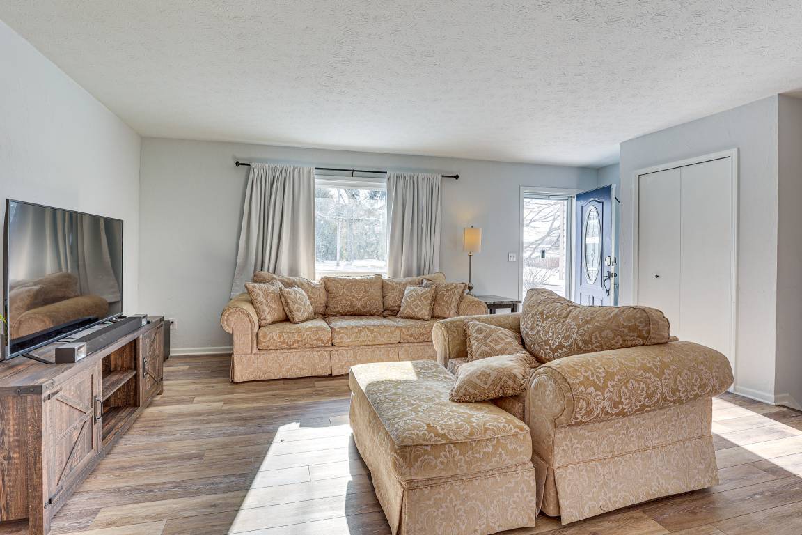 195 M² House ∙ 3 Bedrooms ∙ 6 Guests - Akron, OH