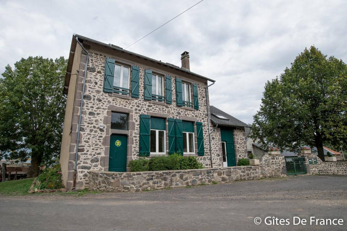 67 M² Gîte ∙ 3 Chambres ∙ 5 Personnes - Auvergne