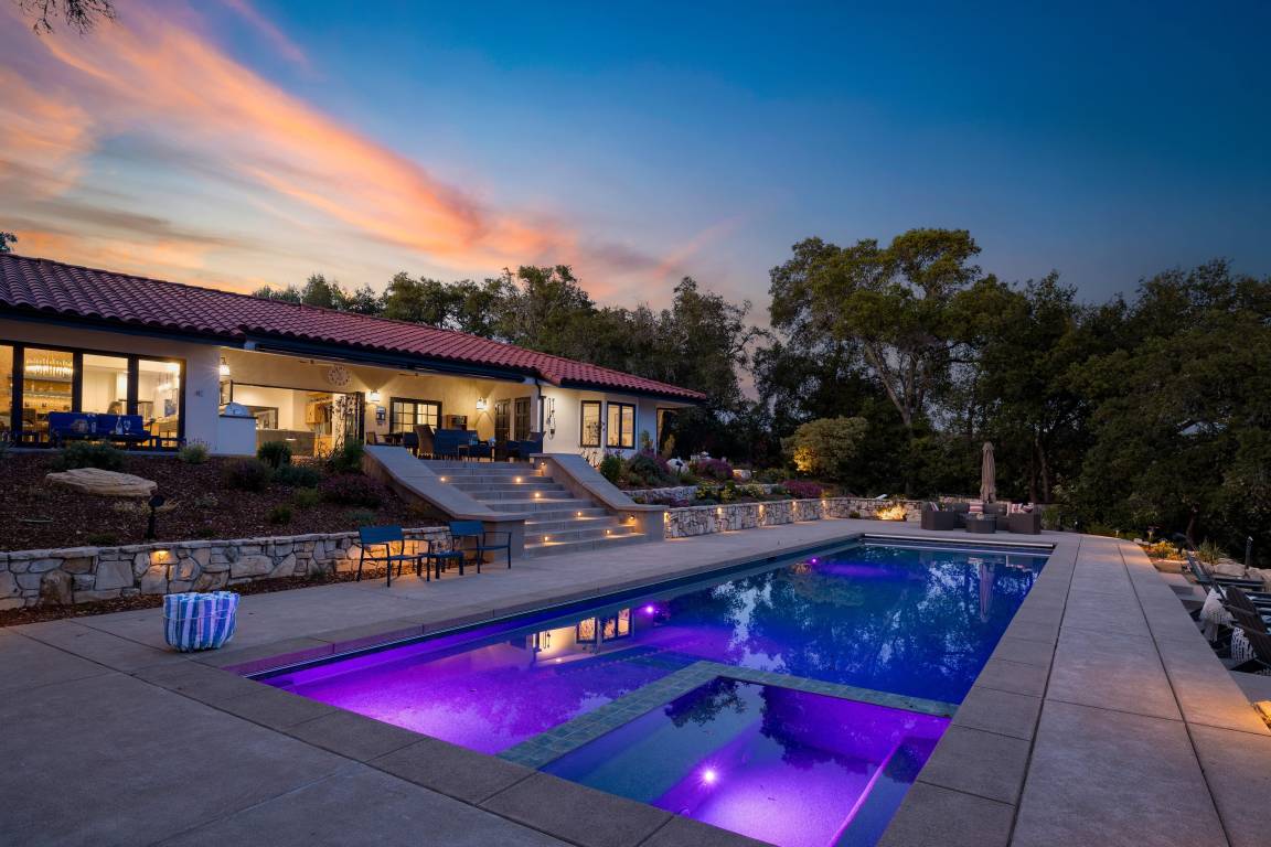371 M² Villa ∙ 6 Bedrooms ∙ 14 Guests - Lake Nacimiento, CA