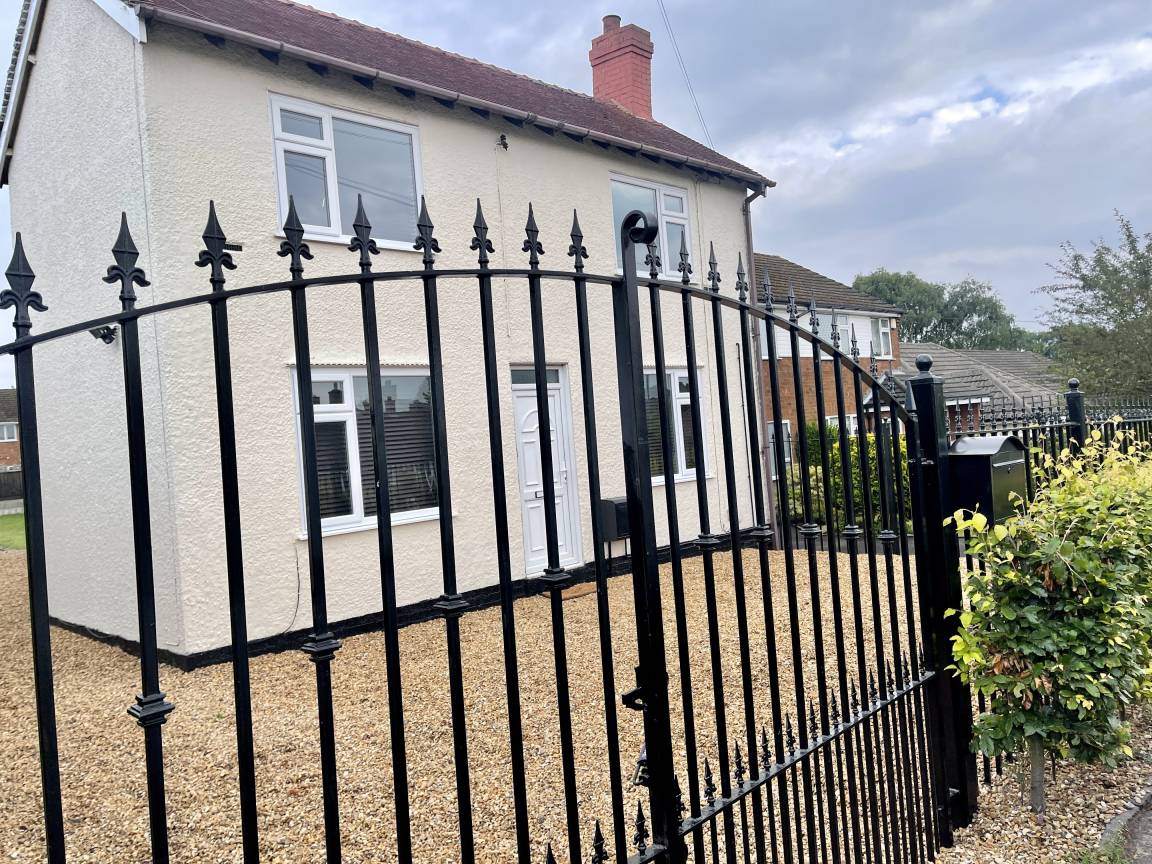 House ∙ 2 Bedrooms ∙ 4 Guests - Staffordshire