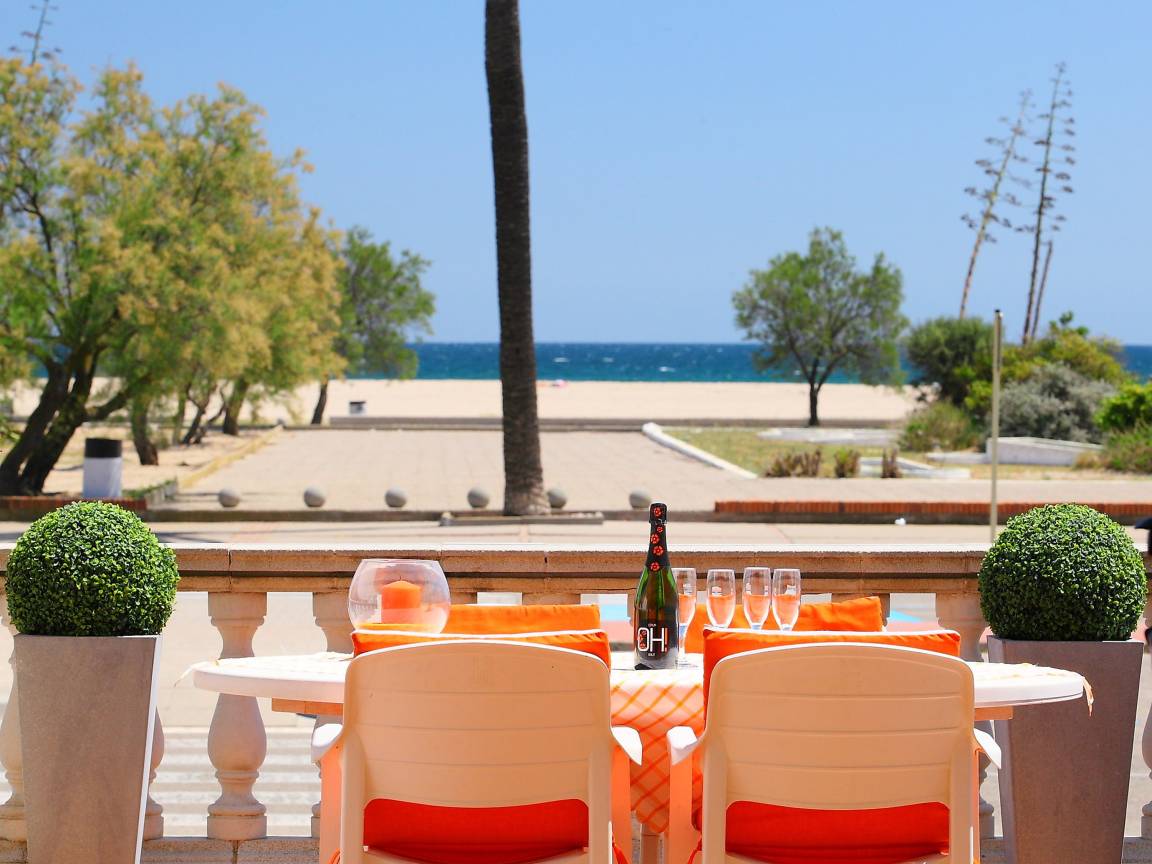 100 M² House ∙ 3 Bedrooms ∙ 6 Guests - Empuriabrava
