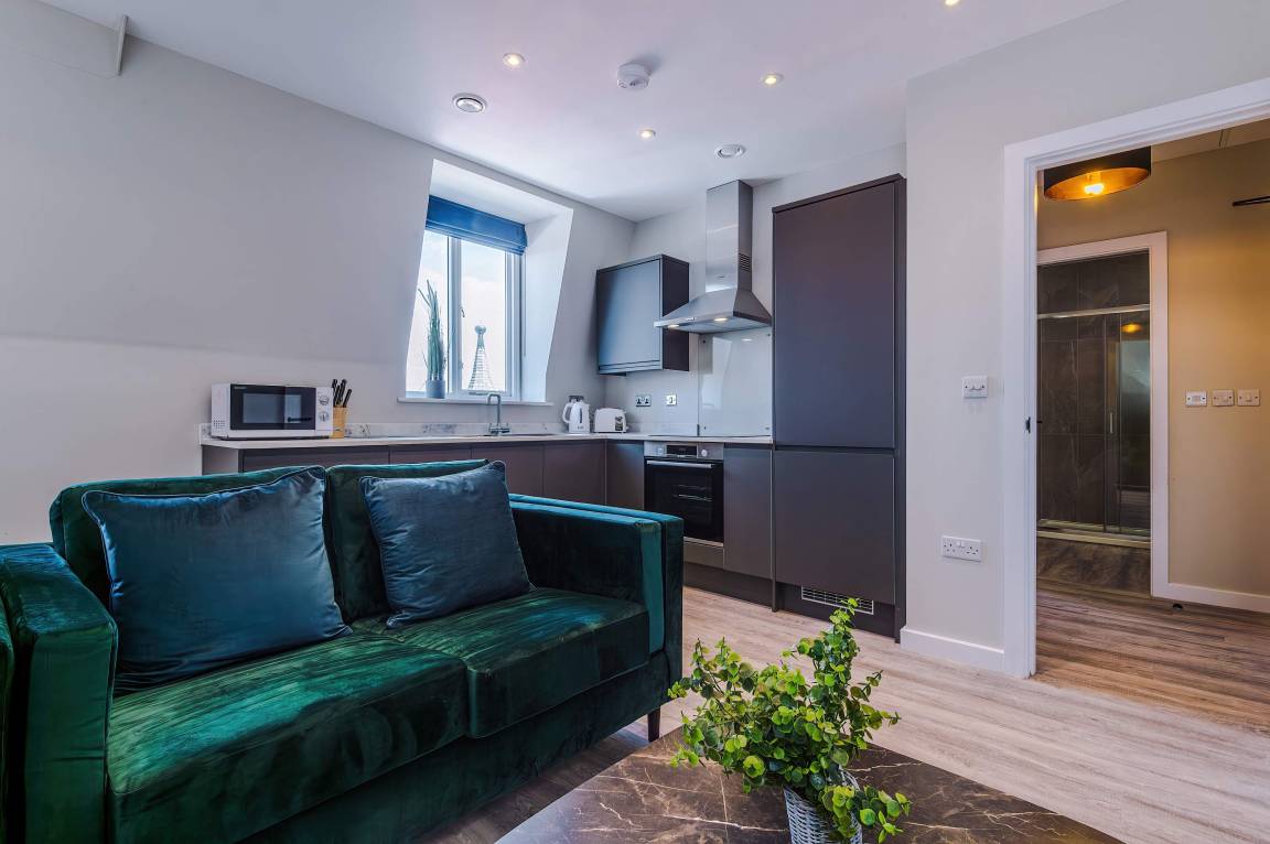 56 M² Apartment ∙ 1 Bedroom ∙ 2 Guests - Southport
