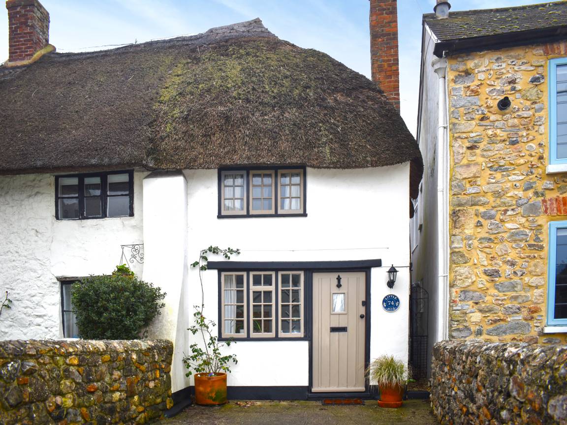 Cottage ∙ 2 Bedrooms ∙ 4 Guests - Beer