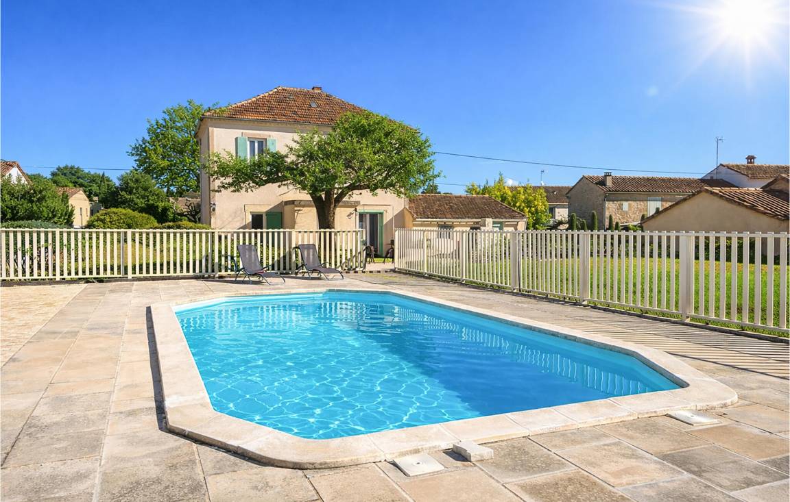 150 M² Maison De Vacances ∙ 4 Chambres ∙ 10 Personnes - Uzès