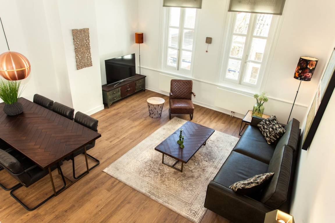 110 M² Apartment ∙ 2 Bedrooms ∙ 4 Guests - Scheveningen