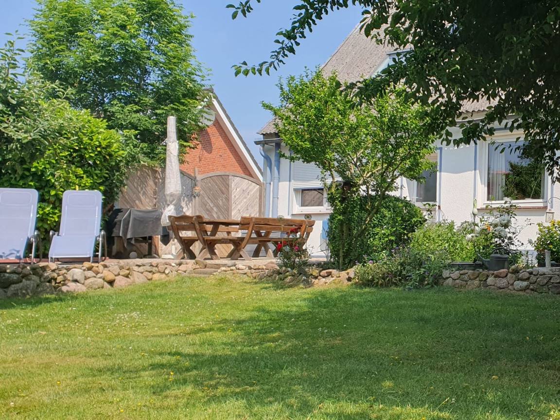 120 M² Ferienhaus ∙ 4 Schlafzimmer ∙ 9 Gäste - Wingst