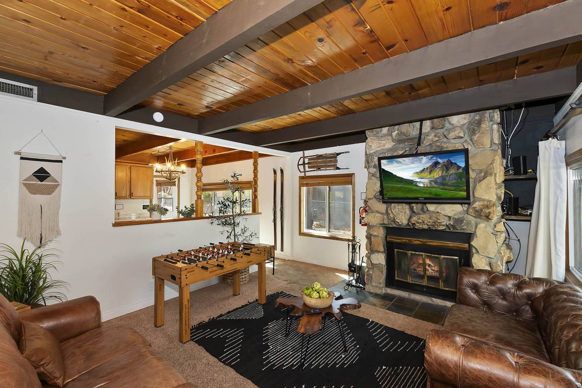 152 M² House ∙ 4 Bedrooms ∙ 10 Guests - Big Bear, CA