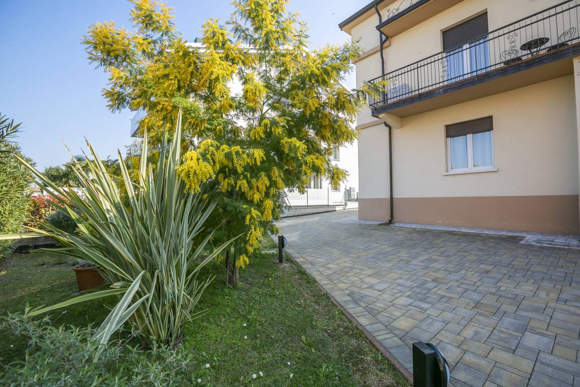 80 M² Appartamento Vacanza ∙ 2 Camere Da Letto ∙ 5 Ospiti - Desenzano del Garda