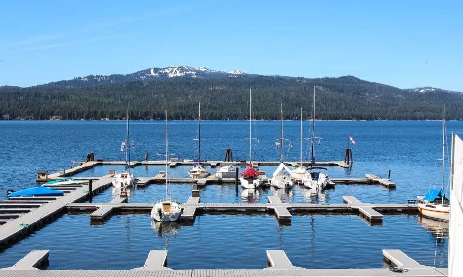 139 M² House ∙ 4 Bedrooms ∙ 12 Guests - Donnelly, ID