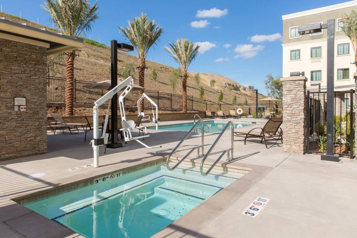Hotel ∙ 1 Bedroom ∙ 3 Guests - Corona, CA