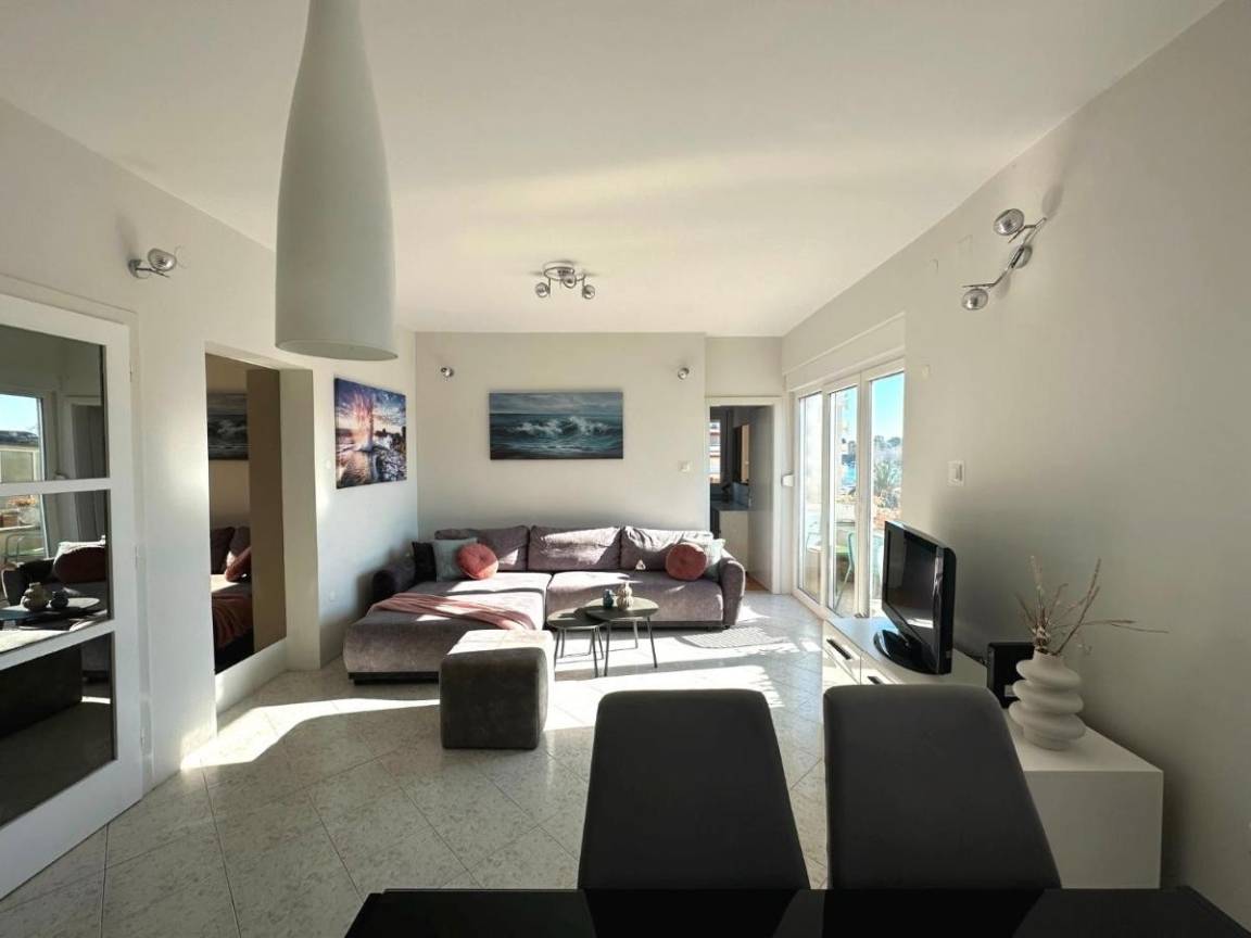 78 M² Apartamento ∙ 3 Quartos ∙ 6 Hóspedes - Zadar