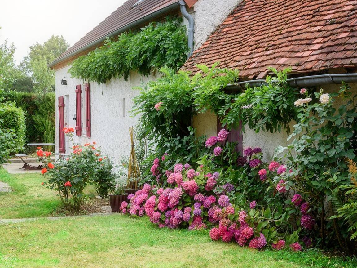 120 M² Cottage ∙ 3 Bedrooms ∙ 5 Guests - Auvergne