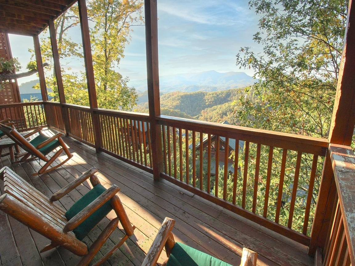 124 M² Cabin ∙ 4 Bedrooms ∙ 12 Guests - Pigeon Forge, TN