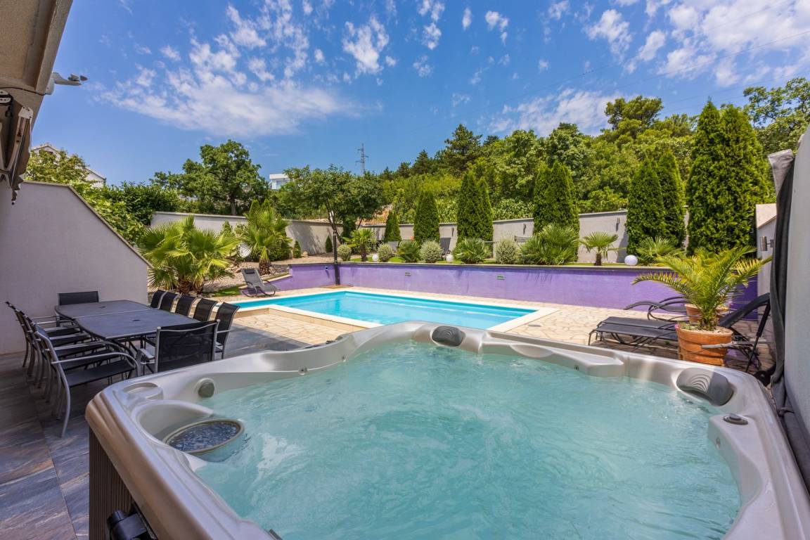 185 M² Ferienhaus ∙ 4 Schlafzimmer ∙ 8 Gäste - Novi Vinodolski