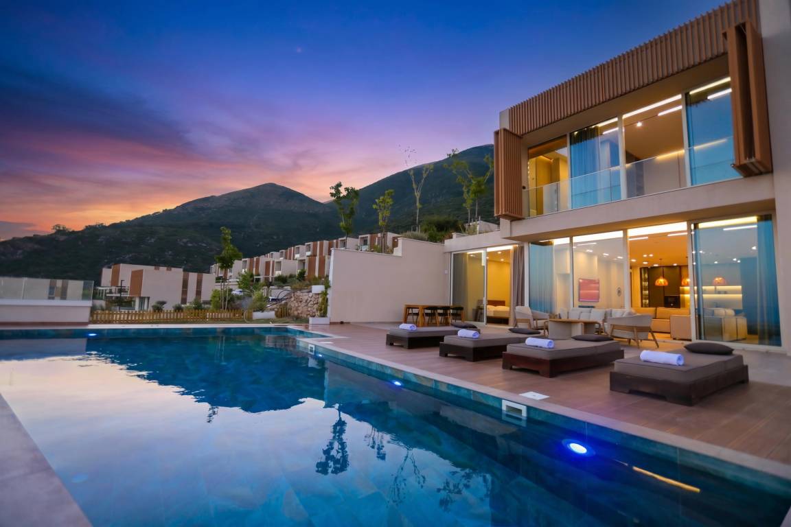 300 M² Villa ∙ 6 Bedrooms ∙ 14 Guests - Dhërmi