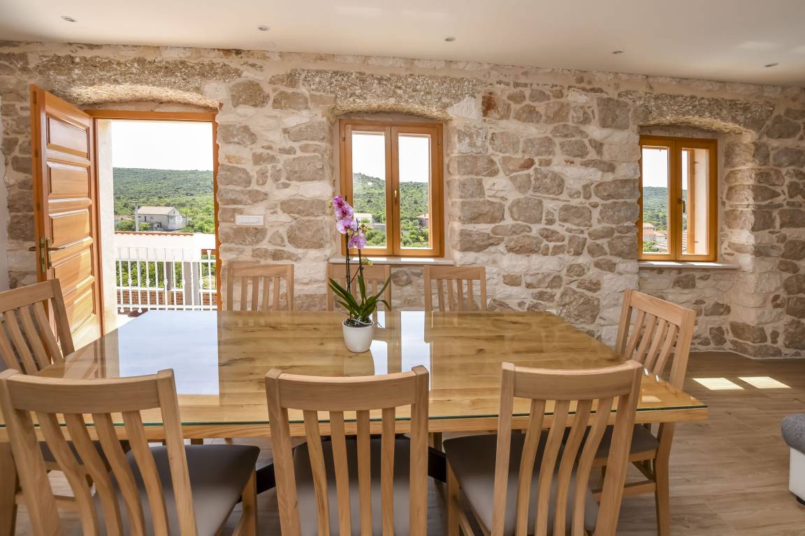 200 M² Huis ∙ 3 Slaapkamers ∙ 6 Gasten - Sevid