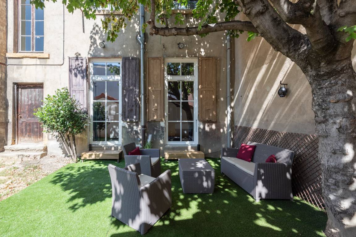 64 M² Ferienwohnung ∙ 2 Schlafzimmer ∙ 4 Gäste - Écully